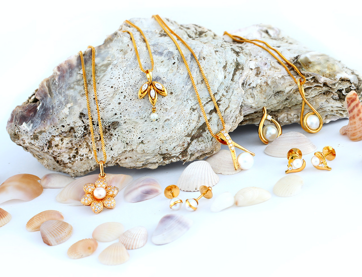 Lustrous Beauty Collection – Swarnamahal Jewellers Ltd